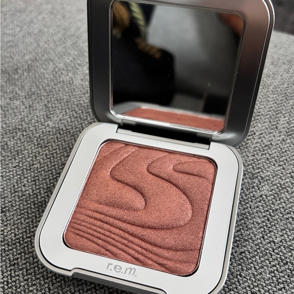 R.E.M. Beauty | Makeup | Rem Beauty Miss Jupiter Highlighter | Poshmark
